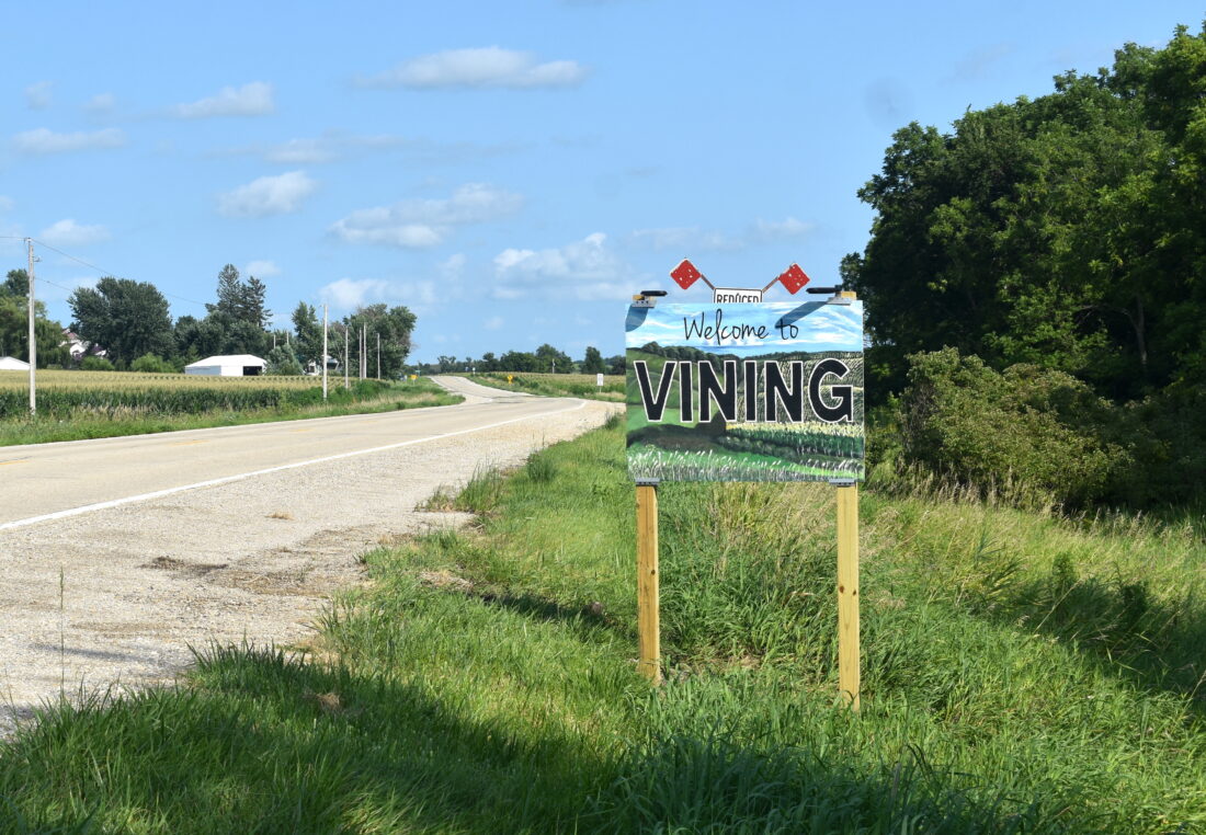 Welcome to Vining — New signs greet visitors to Tama County’s smallest ...